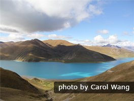 Yamdrok Lake in Tibet, One of the Three Sacred Tibet Lakes
