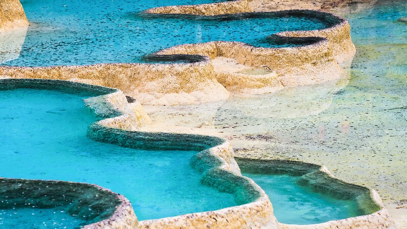 Huanglong Travel Guide: Scenery, Eating, Weather and travel Tips