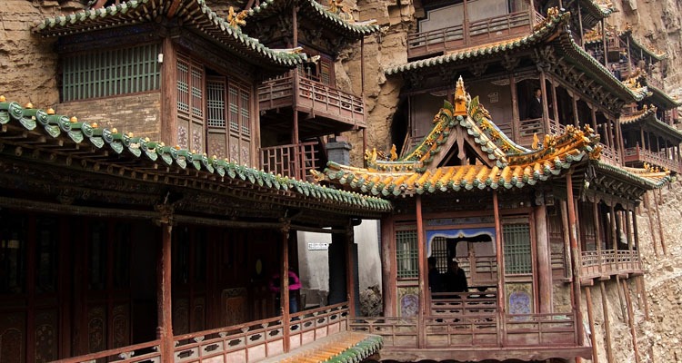 Datong Travel Guide: See the Yungang Grottoes and More