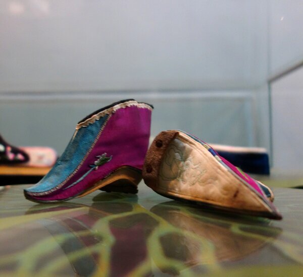 Foot Binding Golden Lotus Functional Adaptation Of The Calcaneus In