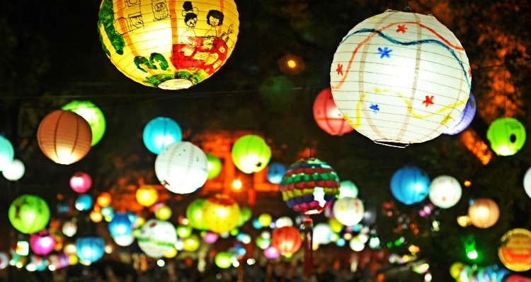 Top 10 Mid-Autumn Festival Traditions and Activities (Beyond Mooncakes)