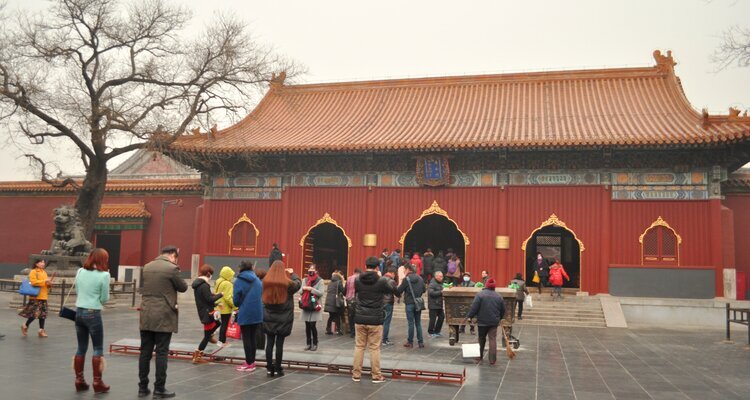 How to Visit the Lama Temple in Beijing