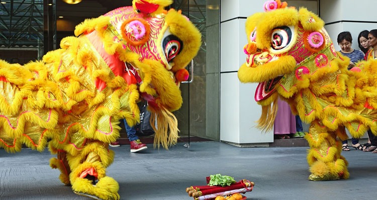 Lunar New Year: Who Celebrate, How to Celebrate (10 Quick Facts)