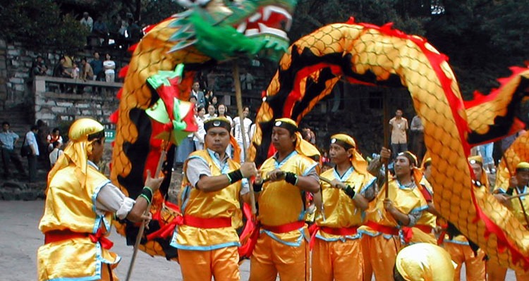 What Is Chinese Dragon Dance? What is the Meaning?