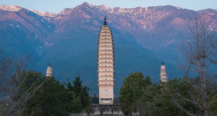 Xizhou Town: Explore Typical Bai Houses, A Popular Dali Attraction