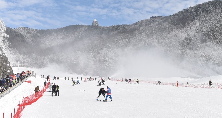 Top 12 China Ski Resorts: Family, Intermediate or Advanced skiers