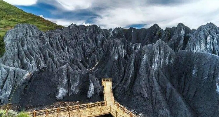 6-day Western Sichuan Tour, an Adventure from Chengdu