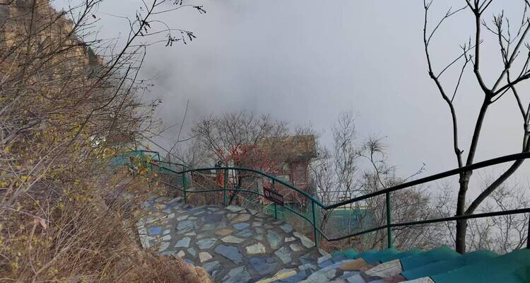 How to Visit Shilin Gorge: Follow a Local Guide's Suggestions