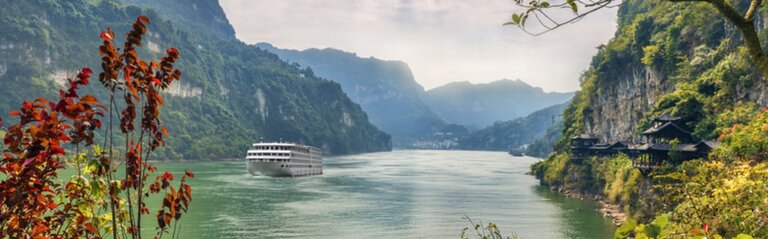 Hong Kong Weather in April: Temperature, Clothing and Travel Tips